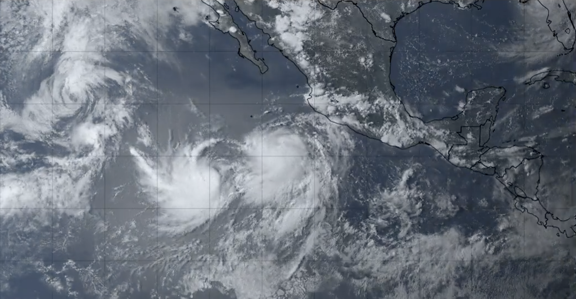 Efecto Fujiwhara: Dos ciclones 'bailan' frente a las costas de México