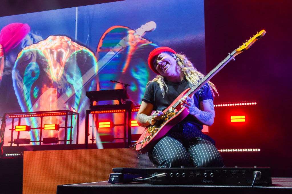 Tash Sultana y cómo una sola persona puede crear un universo musical