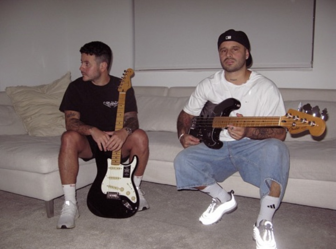 Lara Project: ¡el dúo sobrenatural que no sabías que amabas! - Sopitas.com