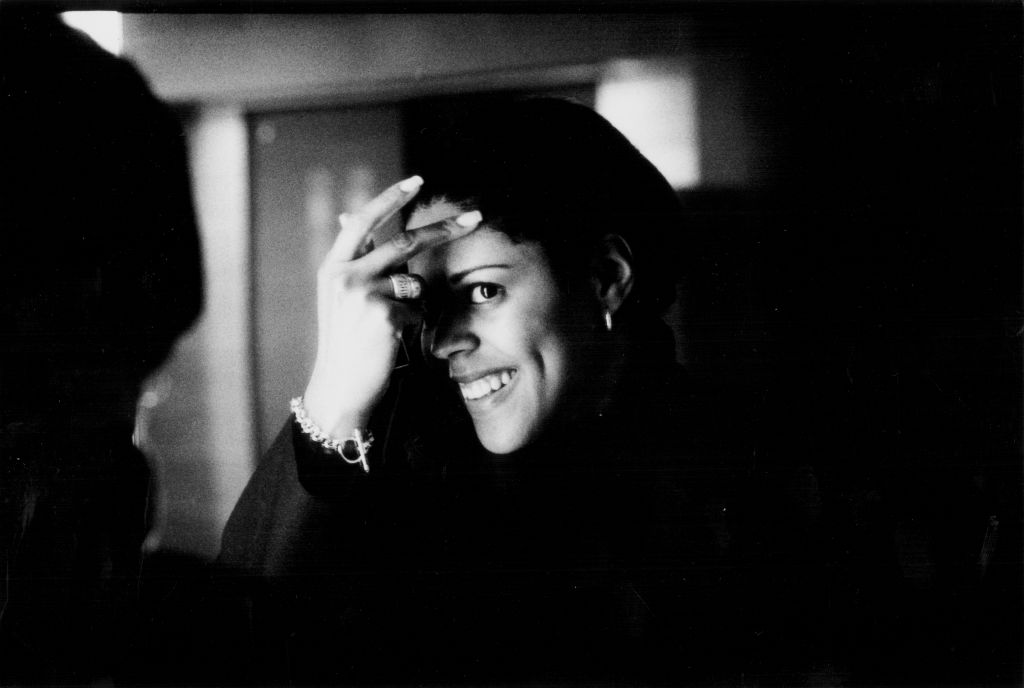 La historia real de "Gypsy Woman" de Crystal Waters que le dio voz a ...