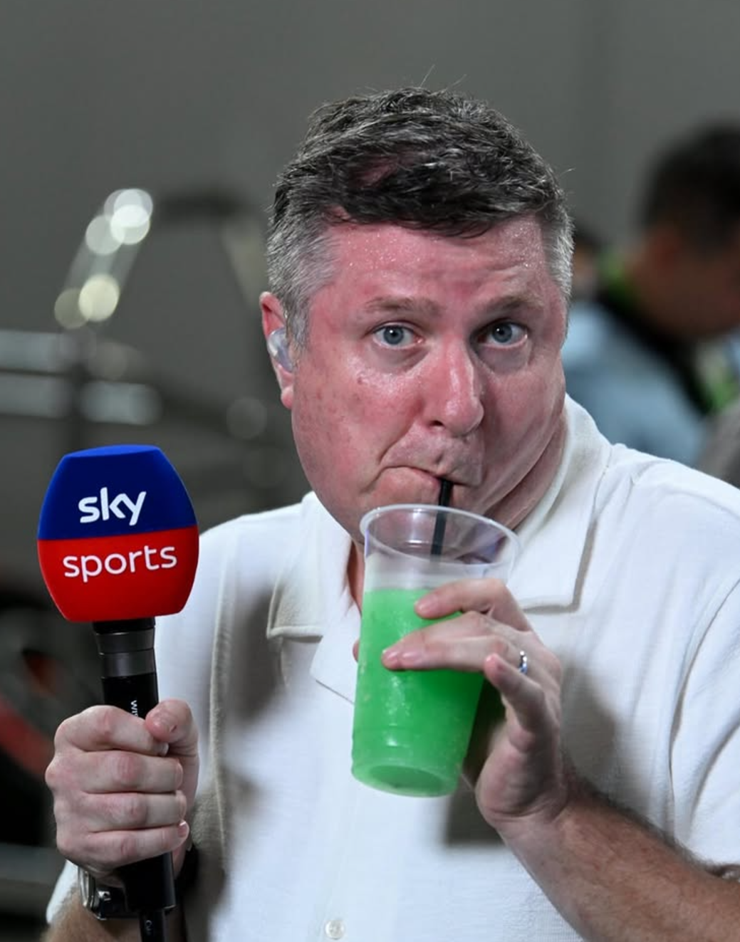 ¿Quién es David Croft, el periodista que se le fue duro a Checo en Qatar?