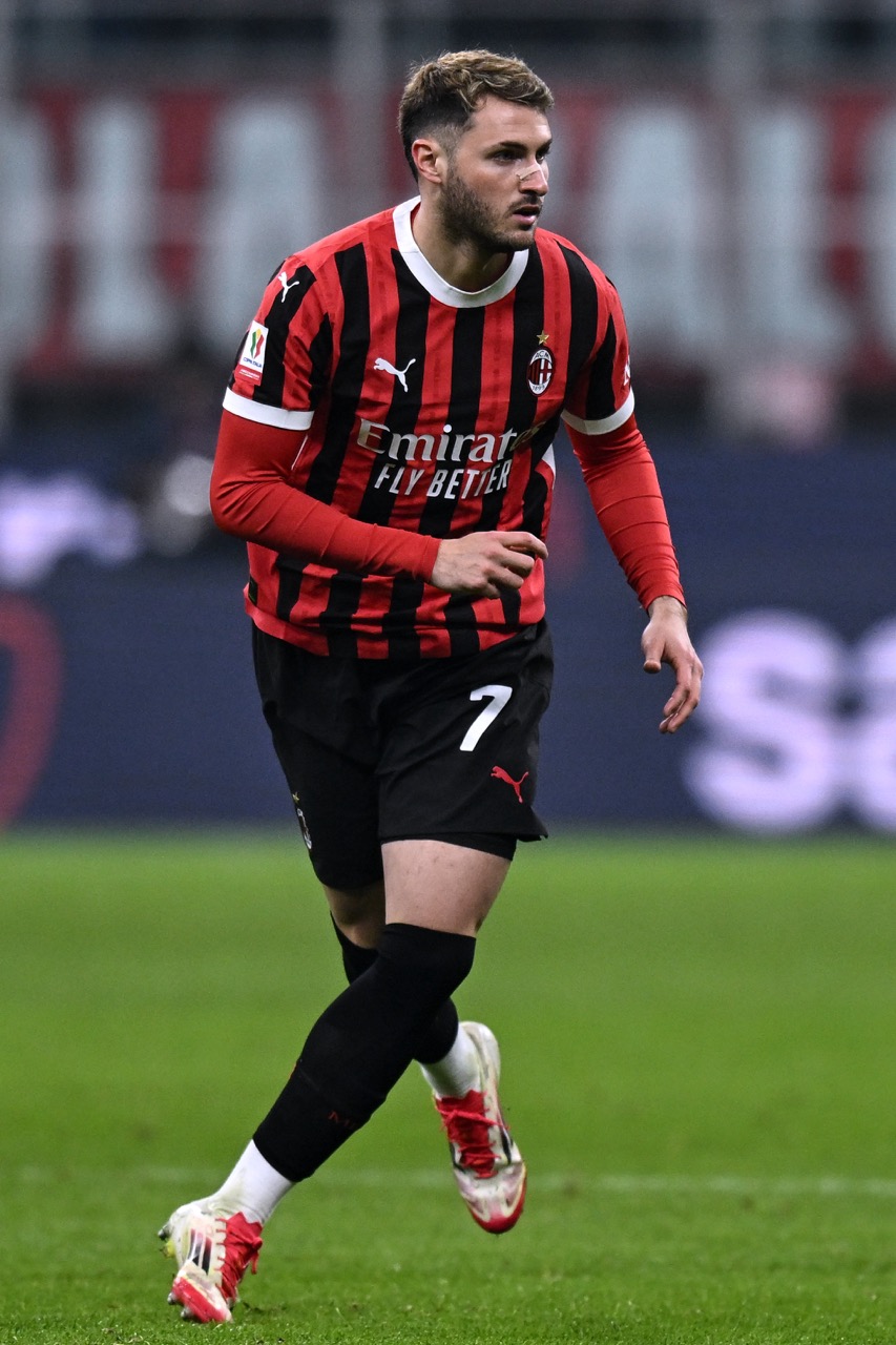 ¡Primera asistencia! Así fue el debut de Santi Giménez con Milan