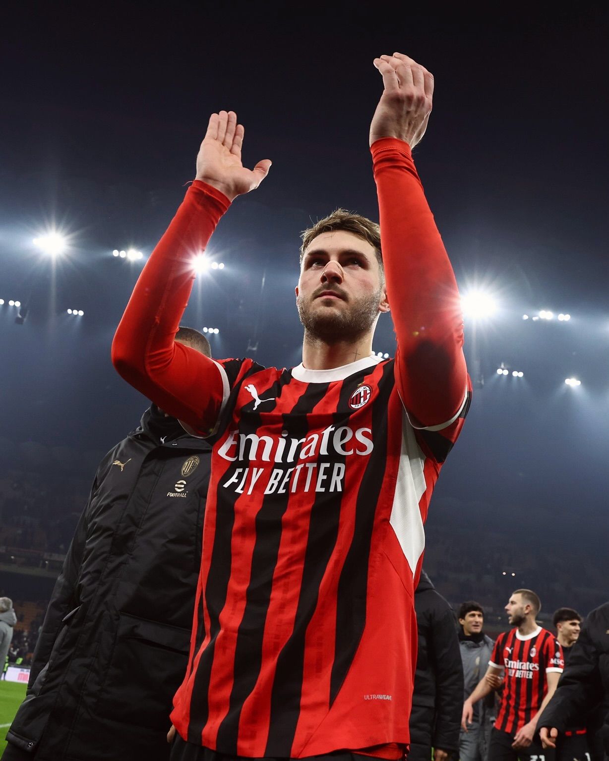 Cuándo juega Santiago Giménez, el mexicano del A.C. Milan - Sopitas.com