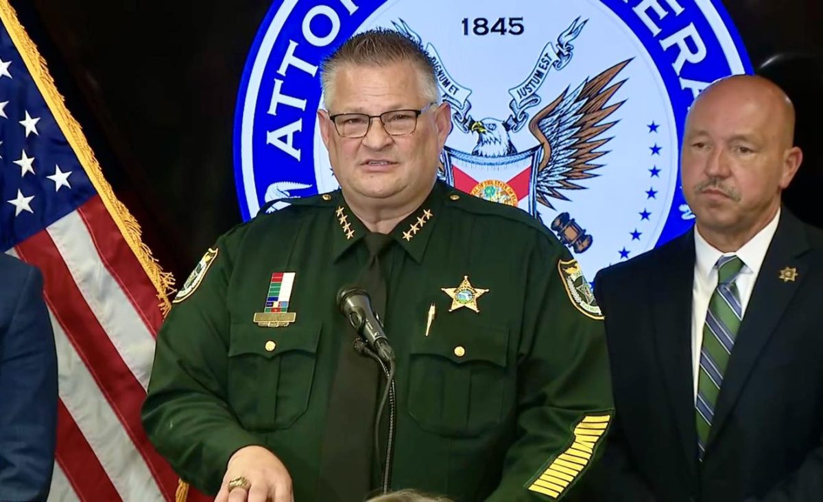 "Te mataremos": Sheriff de Florida a quienes protestan vs redadas