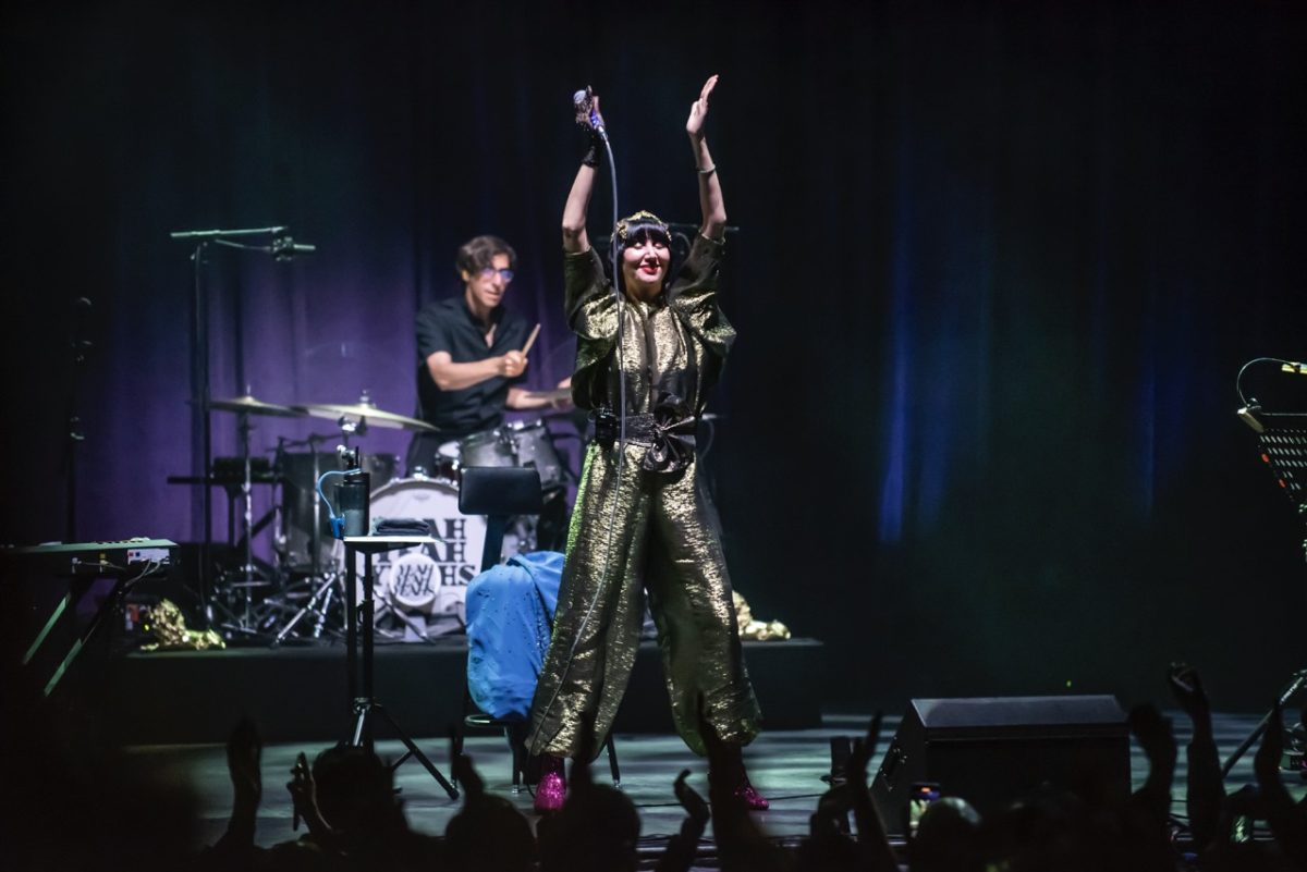Yeah Yeah Yeah en México: Un memorable set de rarezas en el Teatro ...