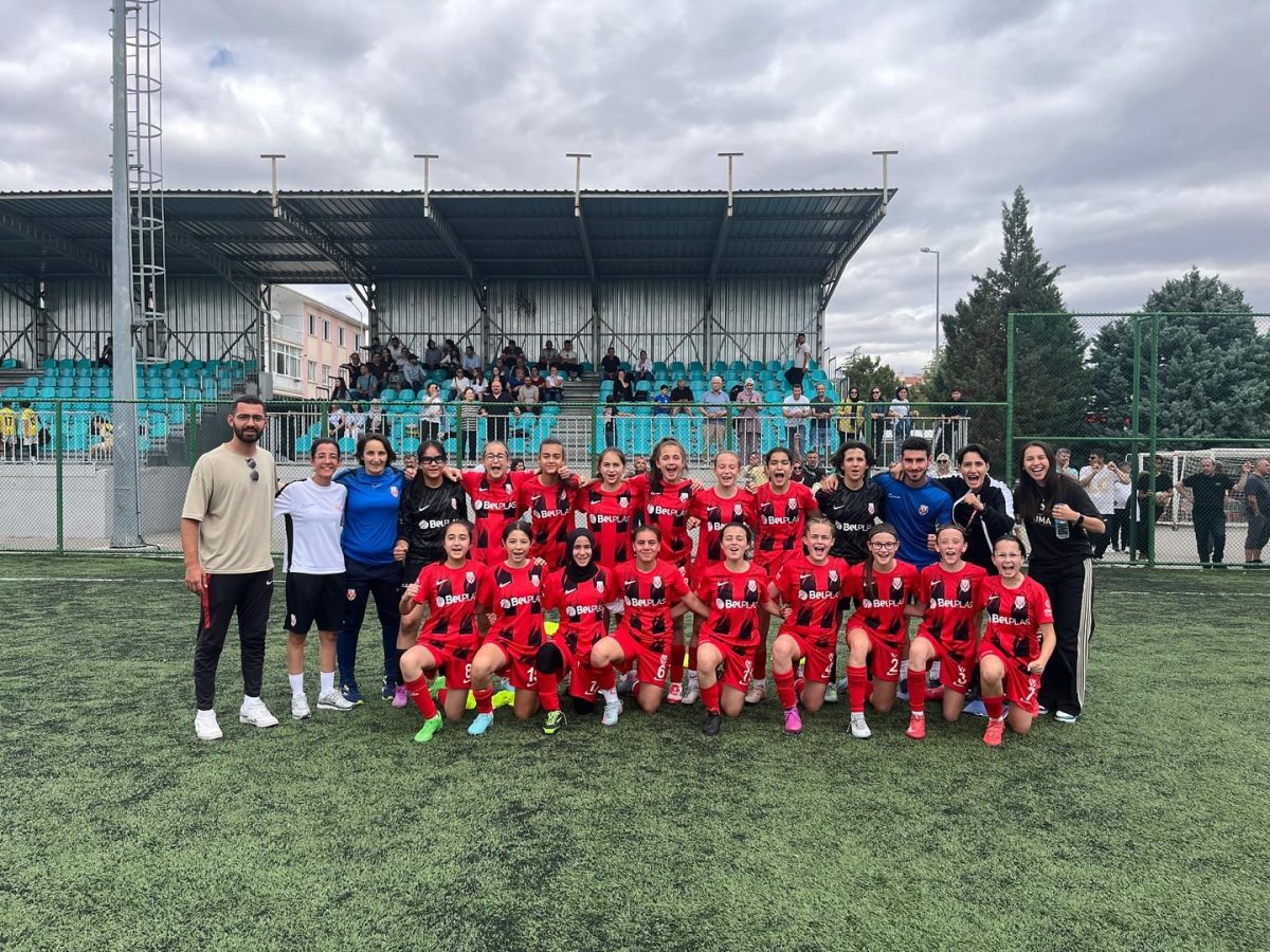 ABB Fomget: Conoce al nuevo equipo de Nayeli Rangel