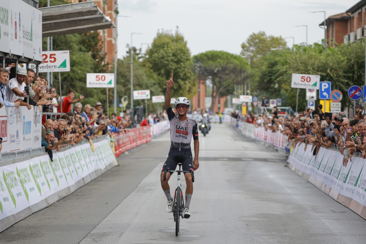 No pueden con él: ¡Isaac del Toro conquista el Giro de la Toscana de ...