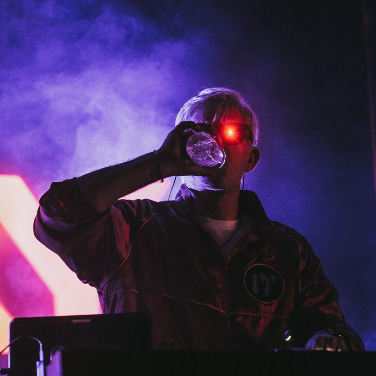 "Nightcall" de Kavinsky y cómo Daft Punk influyó en la canción