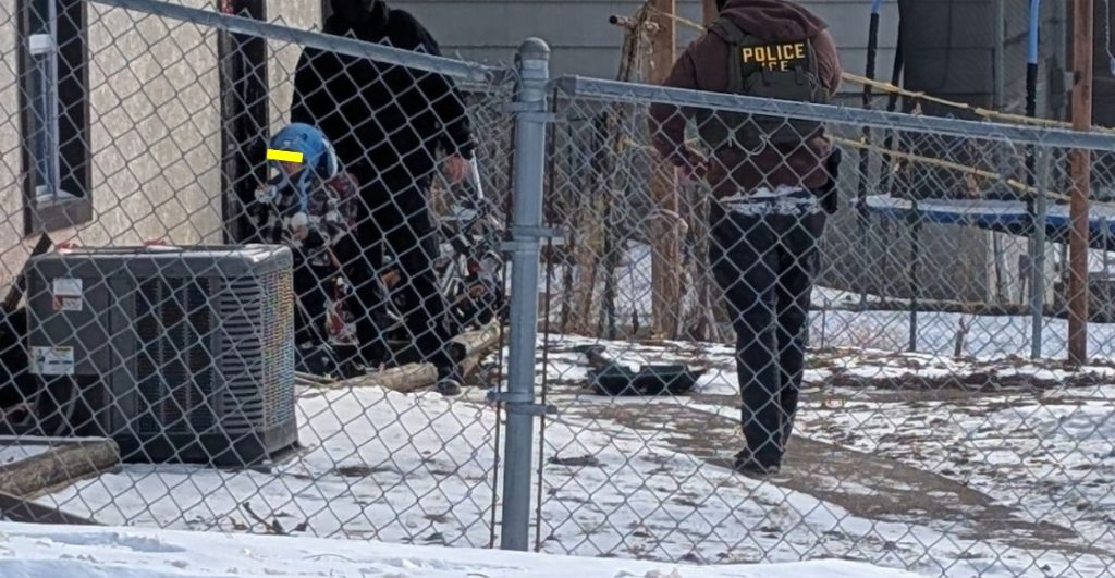 Agentes del ICE detienen a menor de 5 años… y lo utilizan de "carnada"