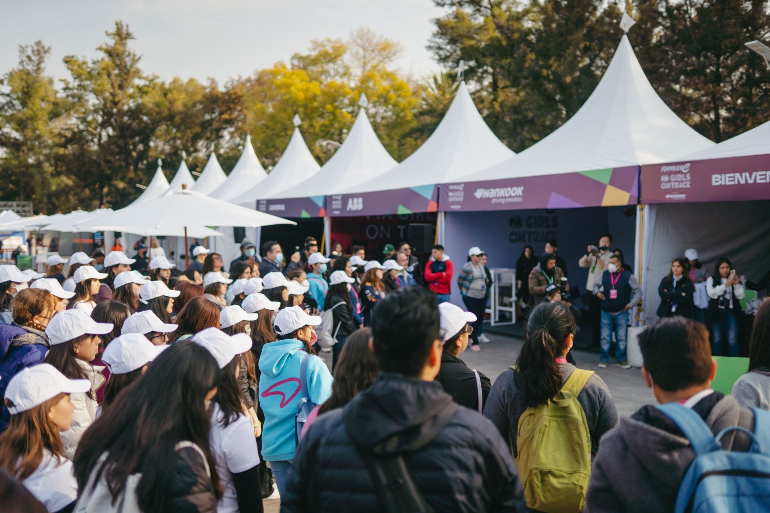 ¿Qué es Girls on Track?