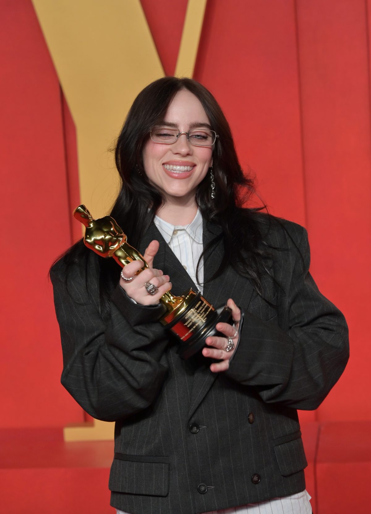 Billie Eilish habla sobre cómo es vivir con síndrome de Tourette: "Hago ...