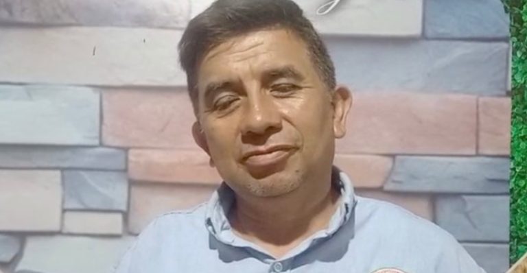 Y en monstruos de la poesía: Repartidor de Boing gana premio ...